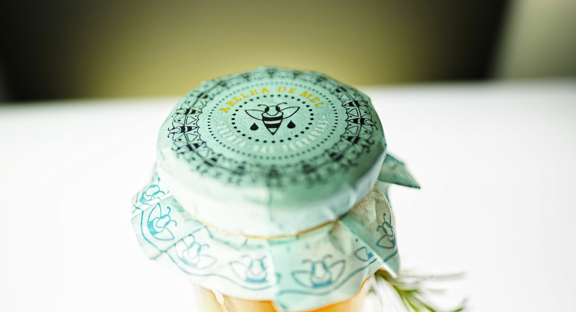 Abelha de Mel | Bless-Studios